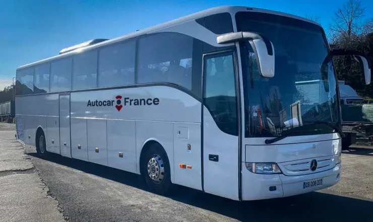 Mercedes Benz Tourismo | Autocar France - Location de Cars et Minibus ...